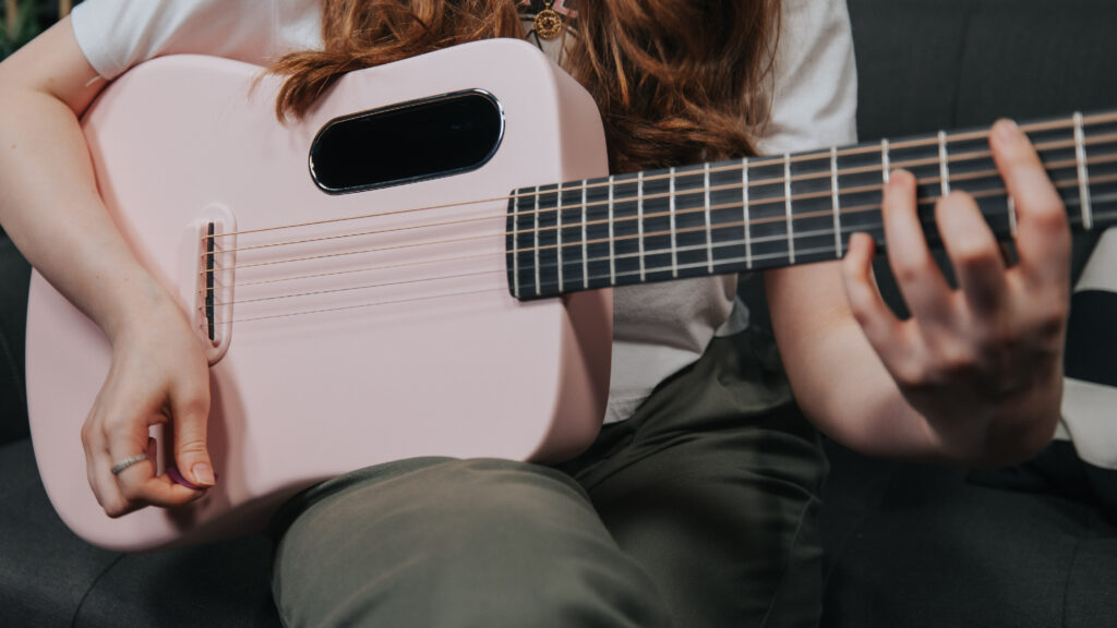 5 Unique Strumming Patterns You Should Know - Guitareo Riff