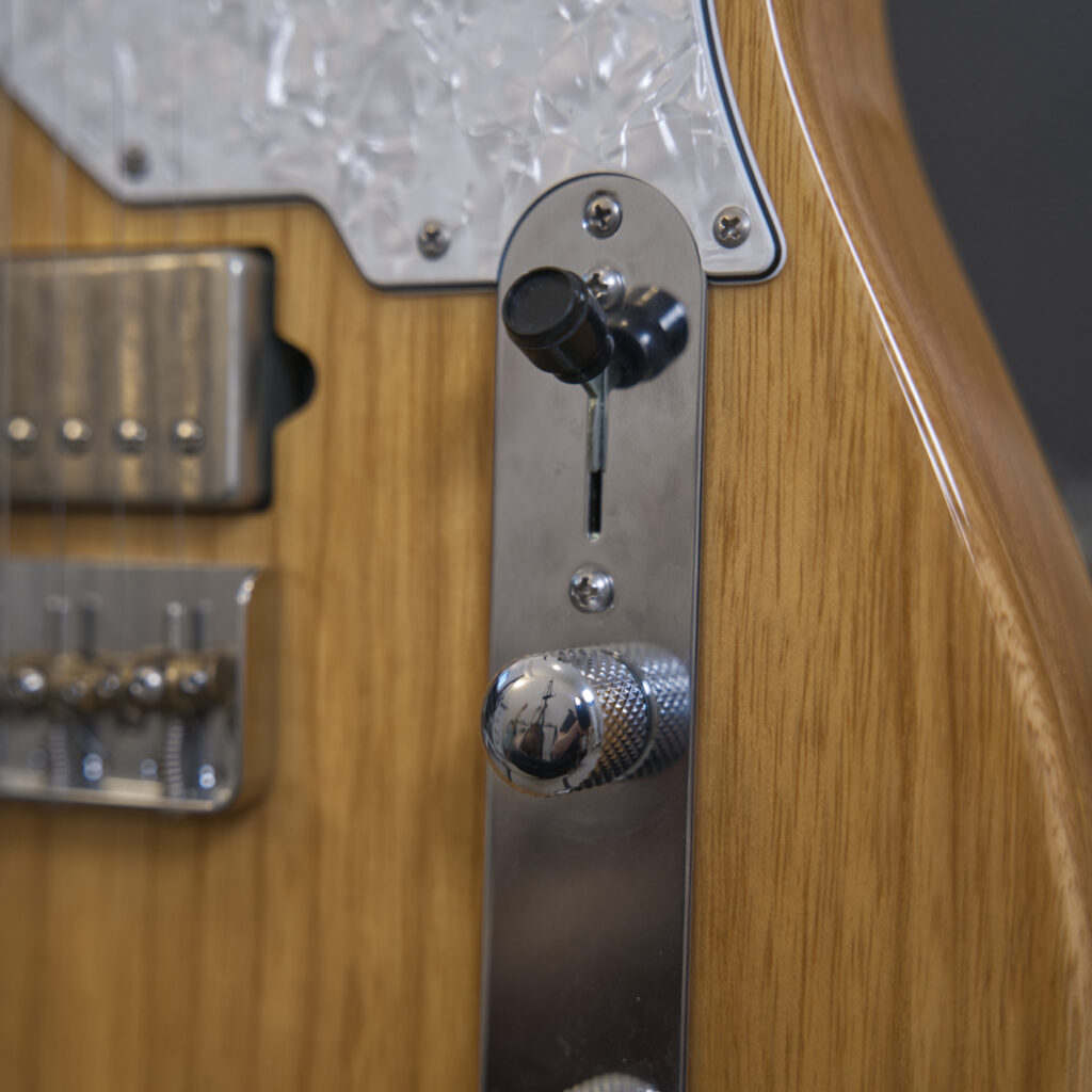 How To Buy Your First Electric Guitar - A Beginner’s Guide - Guitareo Riff