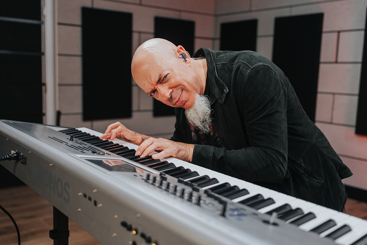 Piano Lessons With Jordan Rudess (Interview)